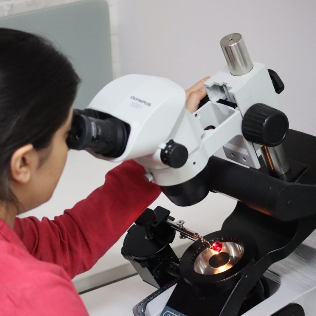 Gemology Courses: A Comprehensive Guide